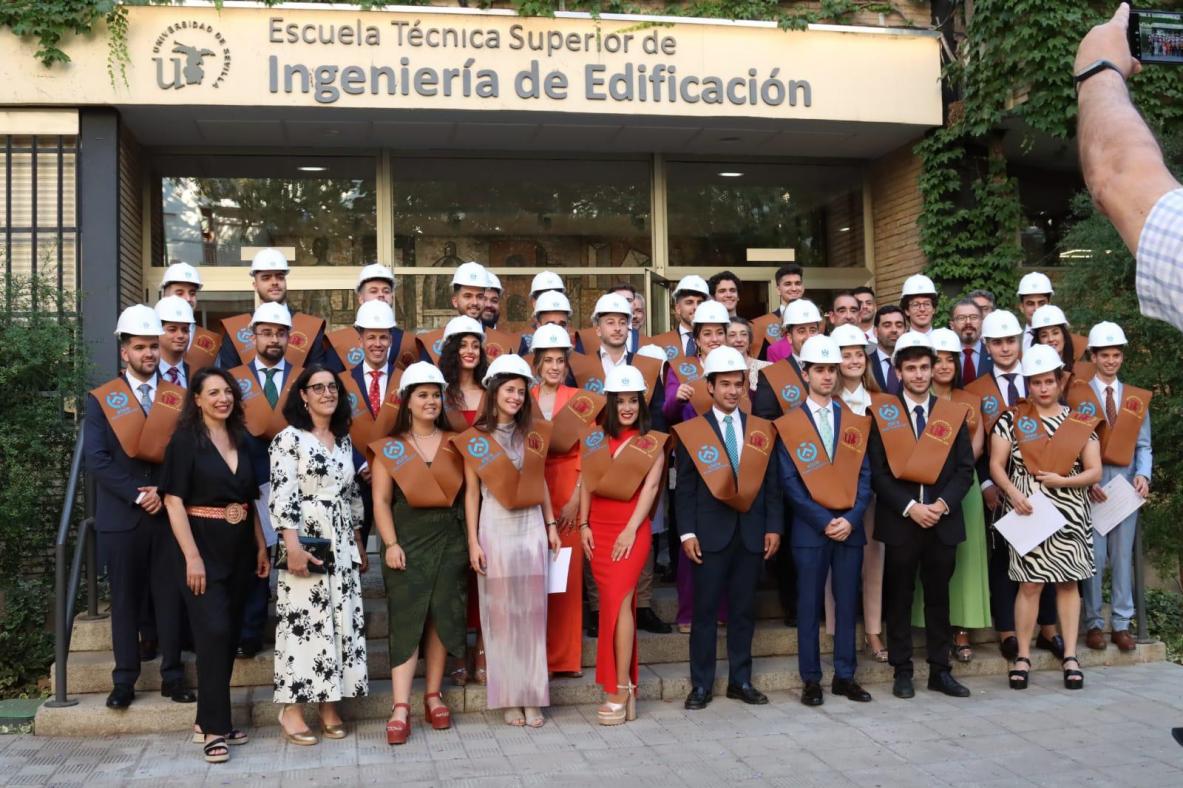 Celebrado con éxito el Acto de graduación del Grado en Edificación 2022/23 | Escuela Técnica ...